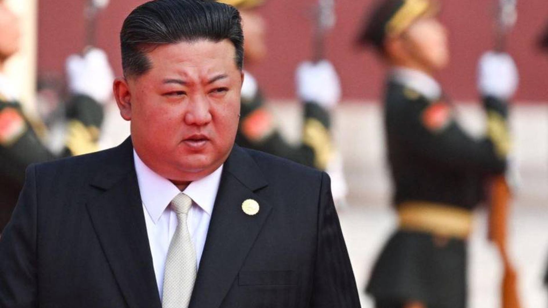 Kim Chen In ayollar tanasiga silikon qoʻyishni taqiqladi